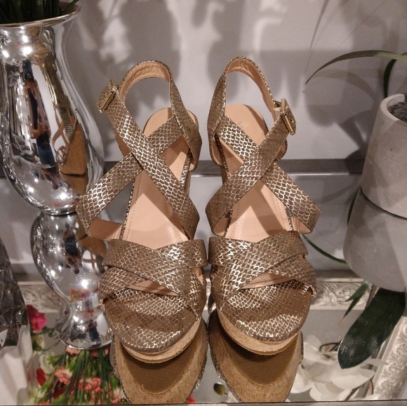 Source Unknown | Shoes | Via Pinky Gold Platform Wedge Sandals | Poshmark